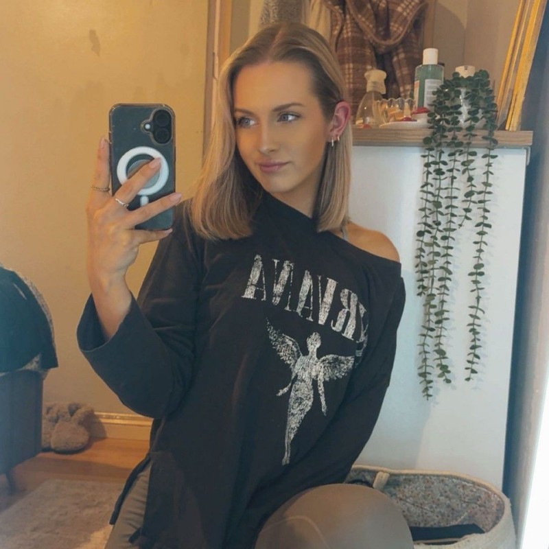 Amy (@amz269) | Snapchat Stories, Spotlight & Lenses