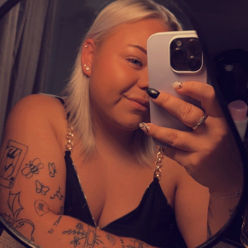 Andrea Løvli🖤 (@andrea_lovli) | Snapchat Stories, Spotlight & Lenses