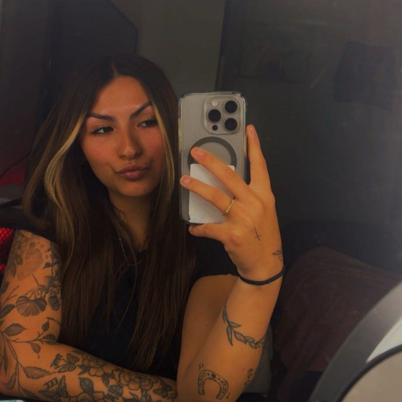 drea (@andreaelswick) | Snapchat Stories, Spotlight & Lenses