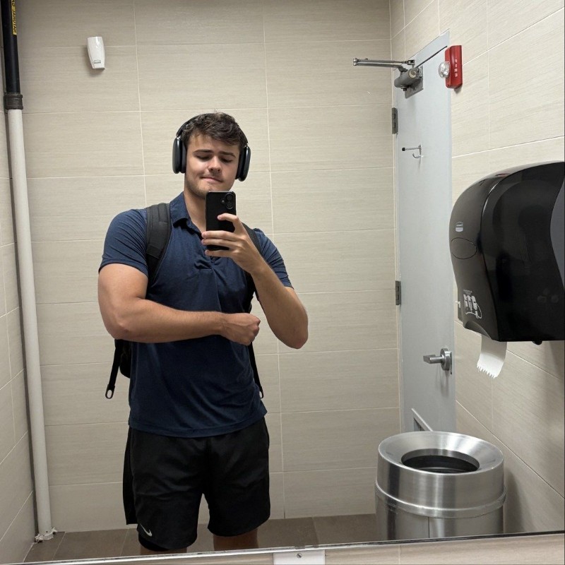 Andrew (@andrew252883) | Snapchat Stories, Spotlight & Lenses