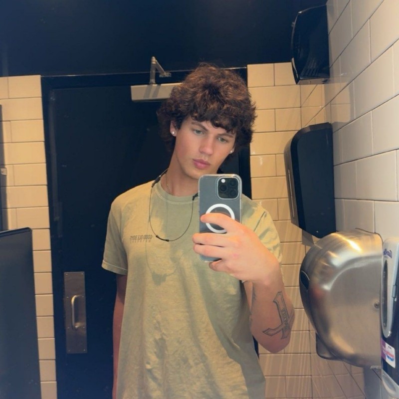 Drew (@andrewbriganti) | Snapchat Stories, Spotlight & Lenses