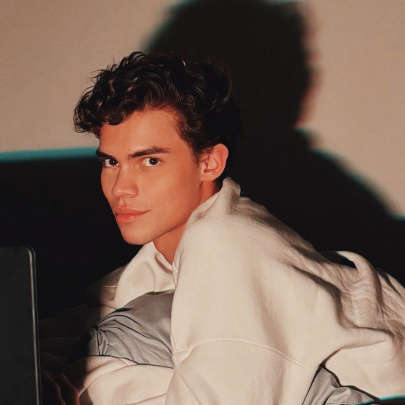 Andrew Twink (@andrewtwinky) | Snapchat Stories, Spotlight & Lenses