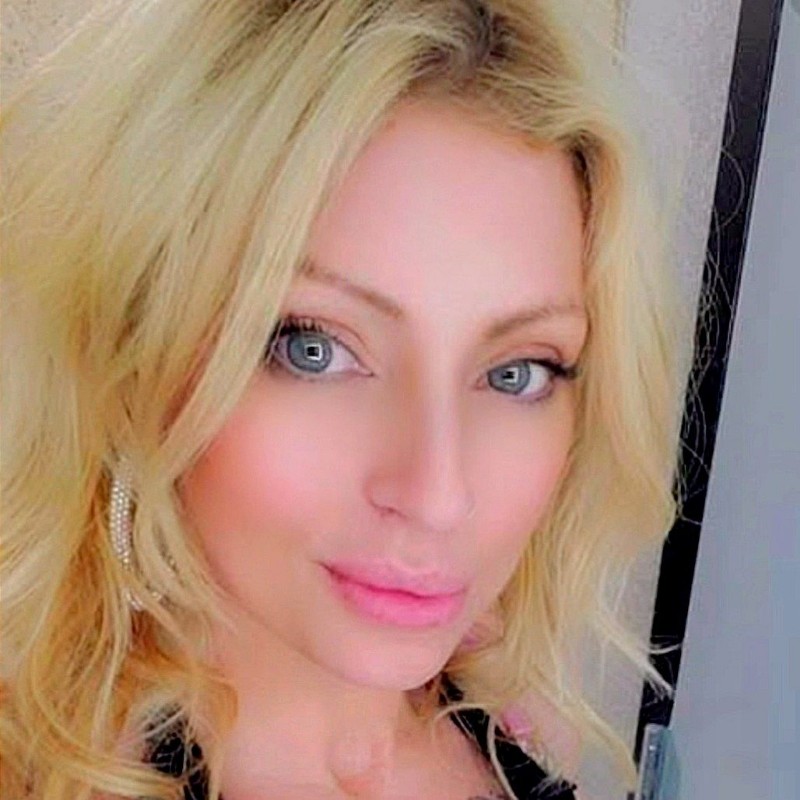 Angelina Carlson (@angelinacarls25) | Snapchat Stories, Spotlight & Lenses