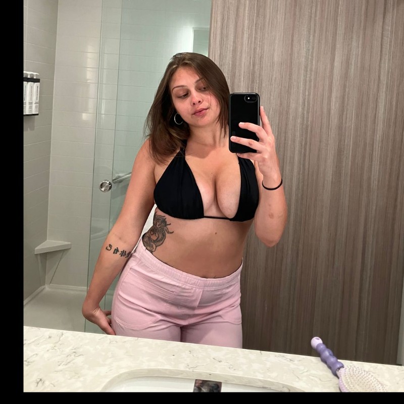 Angg (@angelinasuarezz) | Snapchat Stories, Spotlight & Lenses