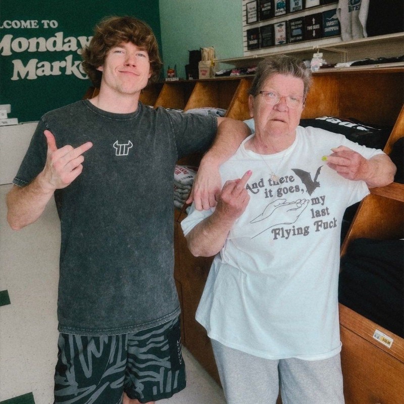 ANGRY GRANDMA (@angrygrandma18) | Snapchat Stories, Spotlight & Lenses