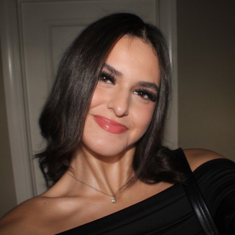 𝓐𝓷𝓷𝓪 𝓢𝓲𝓵𝓿𝓪 (@annaerikasilva) | Snapchat Stories, Spotlight & Lenses