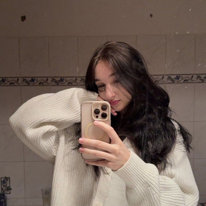 Anne🫢 (@anne_0e) | Snapchat Stories, Spotlight & Lenses