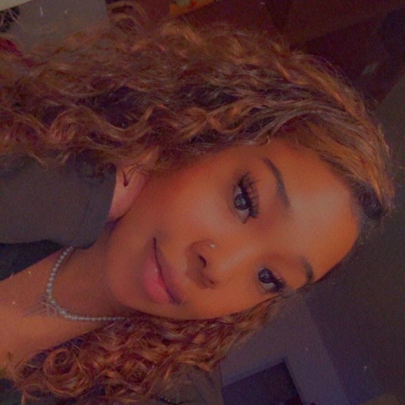 ṬĥåťọņėßlåčƙĞịřl (@annette_moon) | Snapchat Stories, Spotlight & Lenses