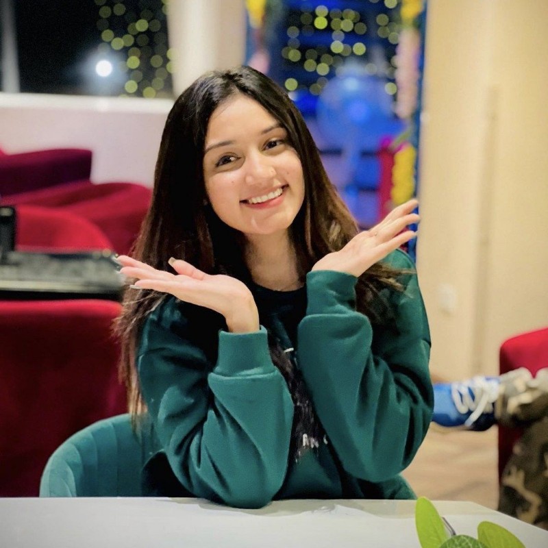 𝒂𝒏𝒖مꨄ︎🐣 (@anum_a7mad) | Snapchat Stories, Spotlight & Lenses