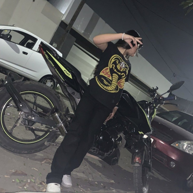 𝐴.𝑙𝑢𝑣.𝑤ℎ𝑜?♱♥︎ (@arelyontivors) | Snapchat Stories, Spotlight & Lenses