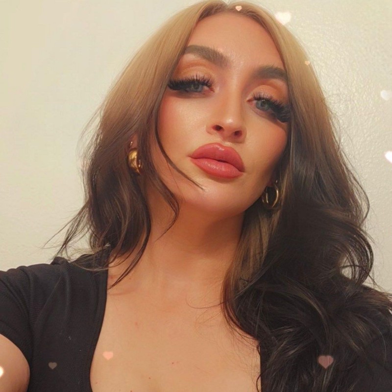 Ari (@ari_zona13) | Snapchat Stories, Spotlight & Lenses