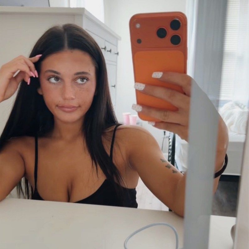 Ariana🕊 (@ariana_barge) | Snapchat Stories, Spotlight & Lenses