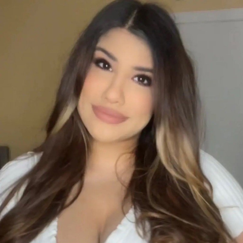 Ariana Ruiz (@arimonikacooks) | Snapchat Stories, Spotlight & Lenses