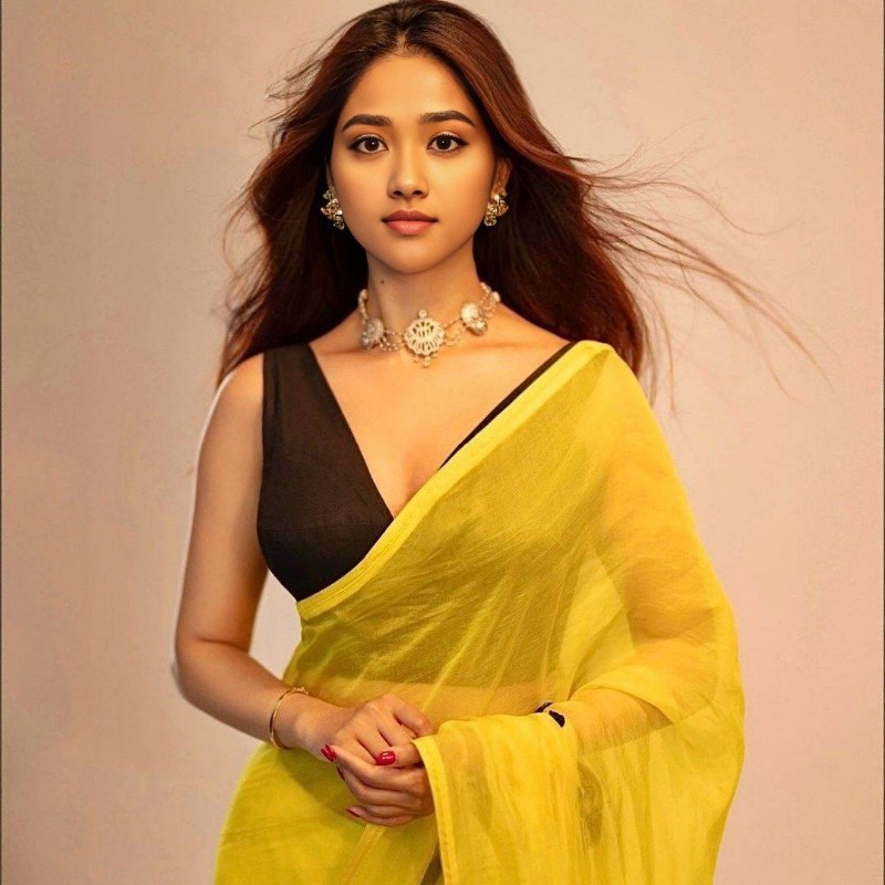 aarohi._official (@arohi.official) | Snapchat Stories, Spotlight & Lenses