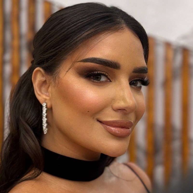 Aseel Halawani 🇱🇧🇶🇦 (@aseel.hal) | Snapchat Stories, Spotlight & Lenses