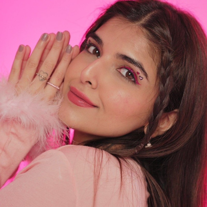 Ashi Khanna (@ashikhannaaa) | Snapchat Stories, Spotlight & Lenses