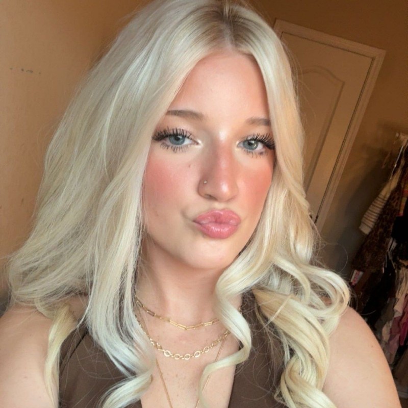 Ashley (@ashley_5829) | Snapchat Stories, Spotlight & Lenses