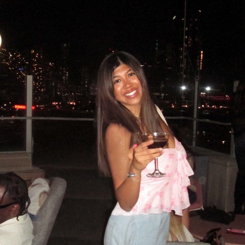 ashley💐 (@ashleynkdm) | Snapchat Stories, Spotlight & Lenses