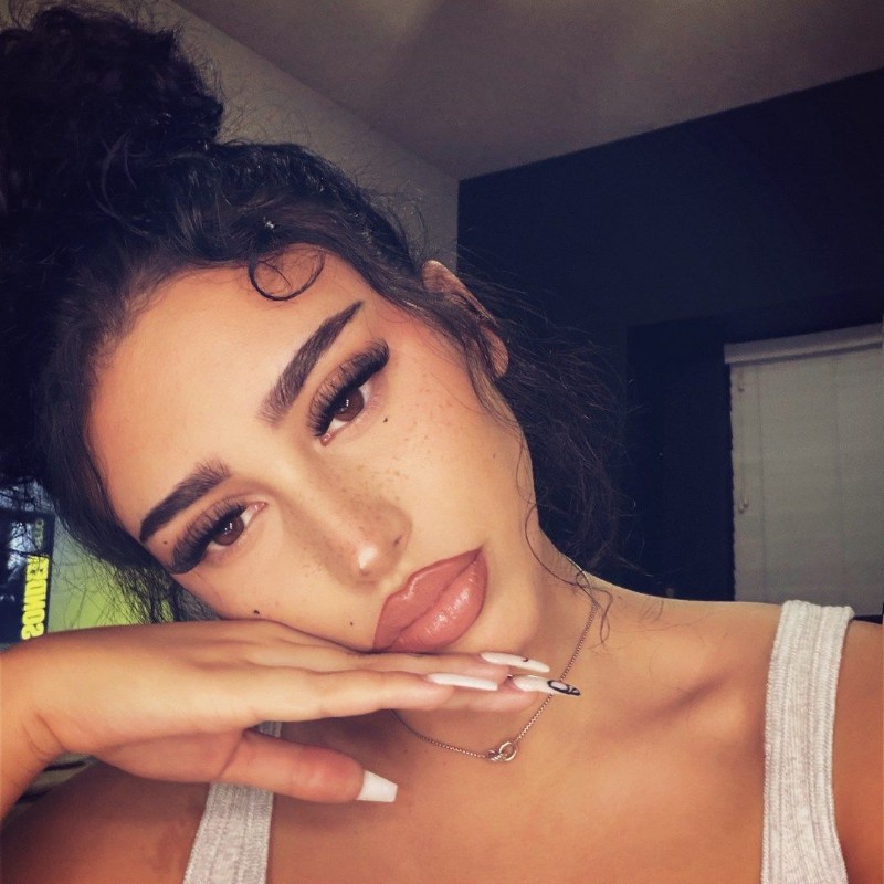 Ashlyn Sánchez (@ashlynsxnchez) | Snapchat Stories, Spotlight & Lenses