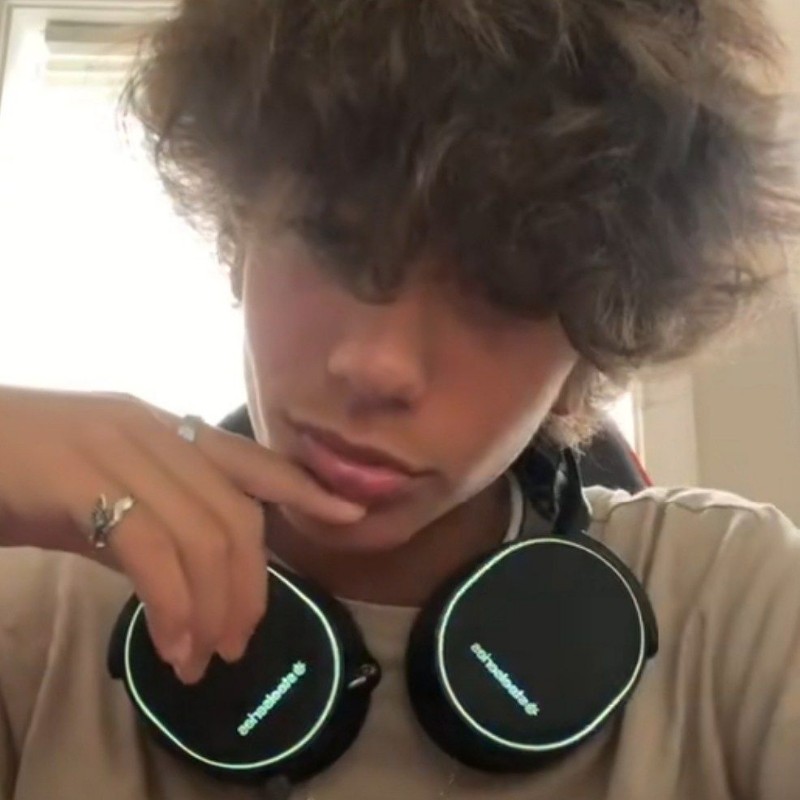 Ashton Calson (@ashtoncalson) | Snapchat Stories, Spotlight & Lenses