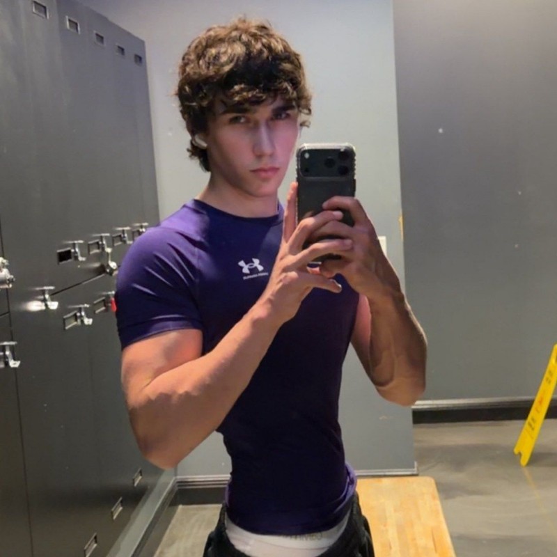 Ashton Rowland (@ashtonrowland22) | Snapchat Stories, Spotlight & Lenses