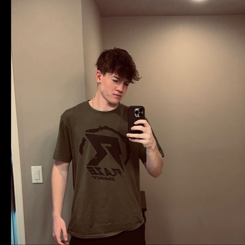 Stag (@ashtonwstaggs) | Snapchat Stories, Spotlight & Lenses