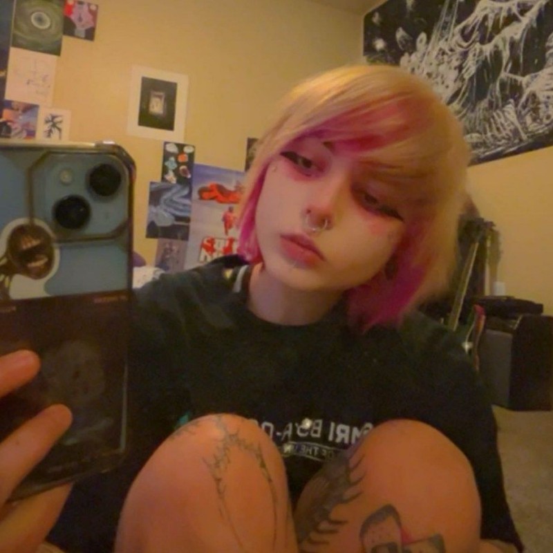 Astrid.🛠🥀 (@astrid.baird) | Snapchat Stories, Spotlight & Lenses