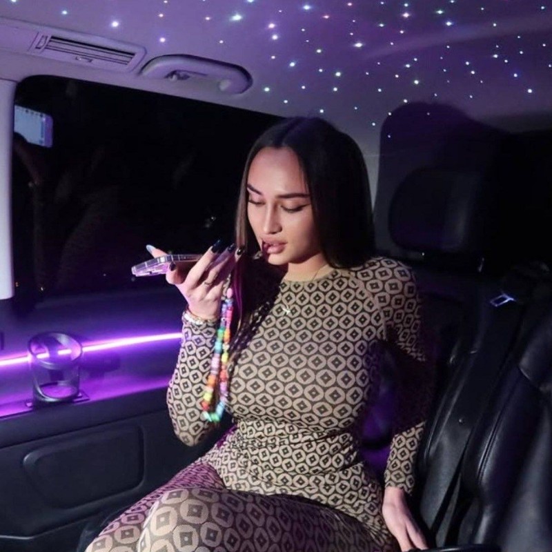 Astrid Nelsia A La HMI House (@astrid_nelsia25) | Snapchat Stories, Spotlight & Lenses