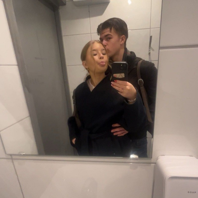 Astrid Svensson (@astrid_svensson) | Snapchat Stories, Spotlight & Lenses