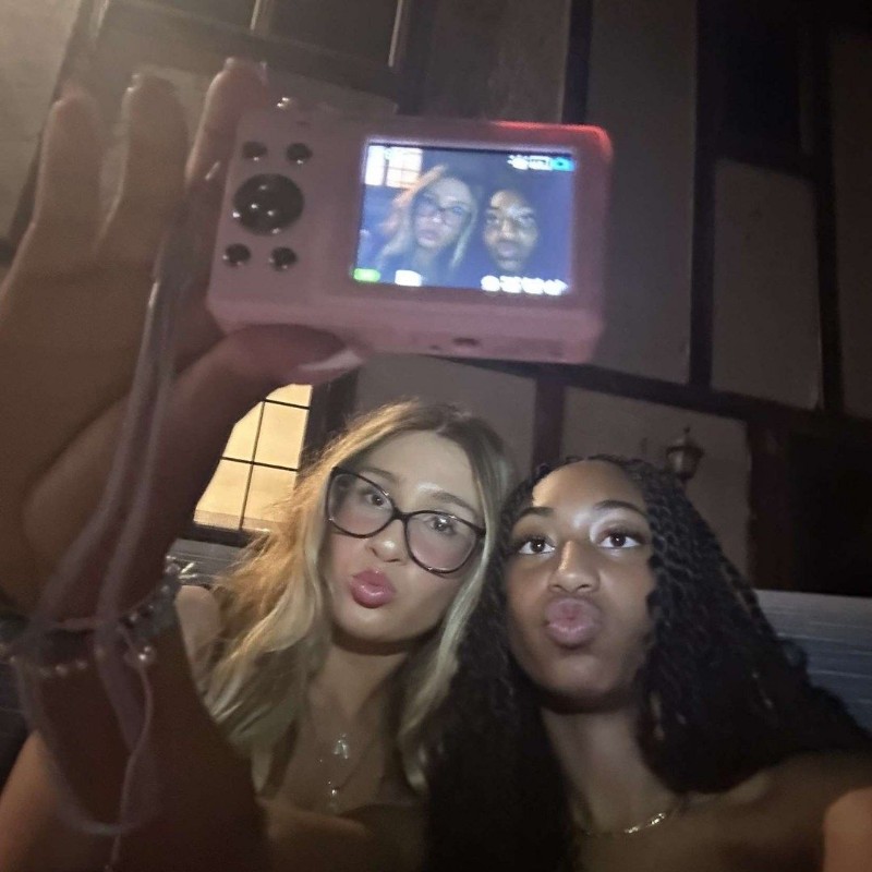 ava (@ava_spiaggia564) | Snapchat Stories, Spotlight & Lenses