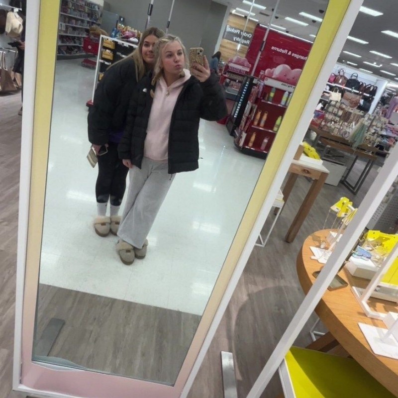 Ava (@ava_wondolow) | Snapchat Stories, Spotlight & Lenses