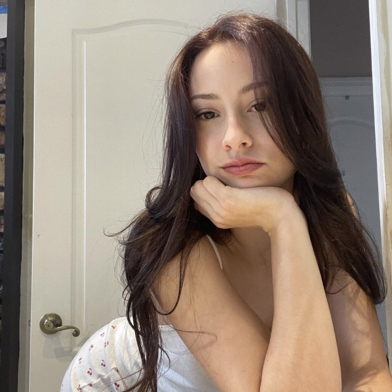 avaryana🌹 (@avaryana.rose) | Snapchat Stories, Spotlight & Lenses