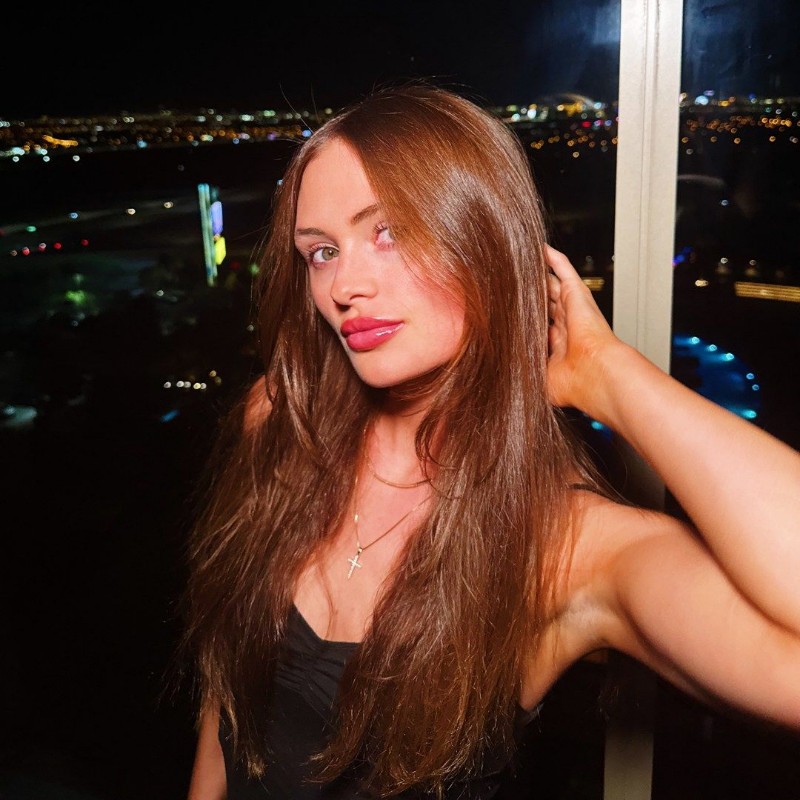 Averi (@averi.elms) | Snapchat Stories, Spotlight & Lenses