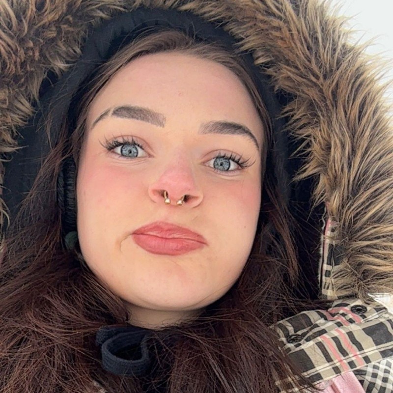 Avery Thompson (@averymlt) | Snapchat Stories, Spotlight and Lenses