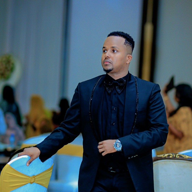 Ayaanle Moh’ed Haahi (@ayaanle.mo) | Snapchat Stories, Spotlight & Lenses