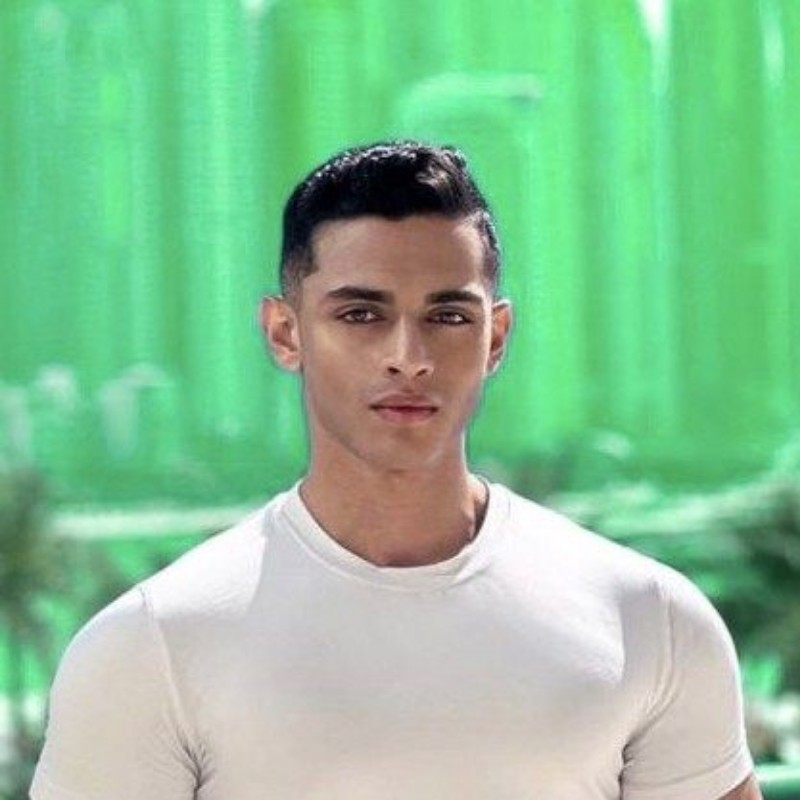 Azri Zakariya (@azri-z) | Snapchat Stories, Spotlight & Lenses