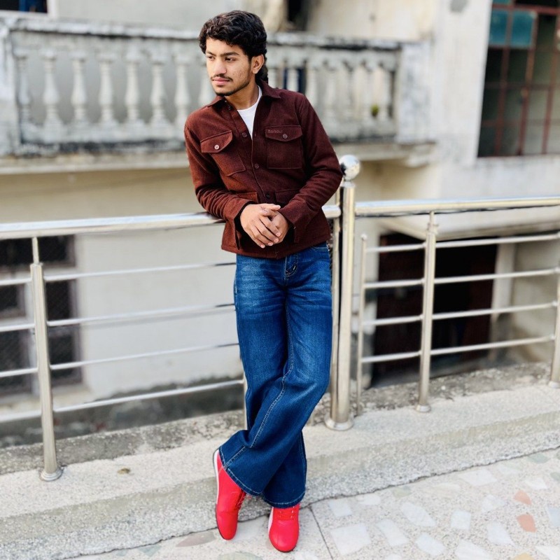 YASH BHATI”🖤” (@b_g0037) | Snapchat Stories, Spotlight & Lenses