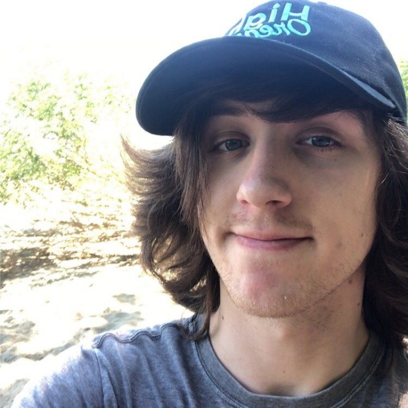 Bo Sniktaw (@bagginsisback) | Snapchat Stories, Spotlight & Lenses