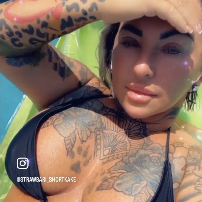 Strawbari Shortkake (@barishort_kake) | Snapchat Stories, Spotlight ...