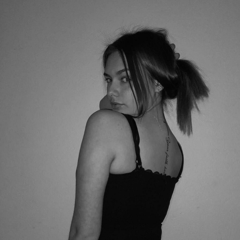 Caity. (@barnard_caitlin) | Snapchat Stories, Spotlight & Lenses