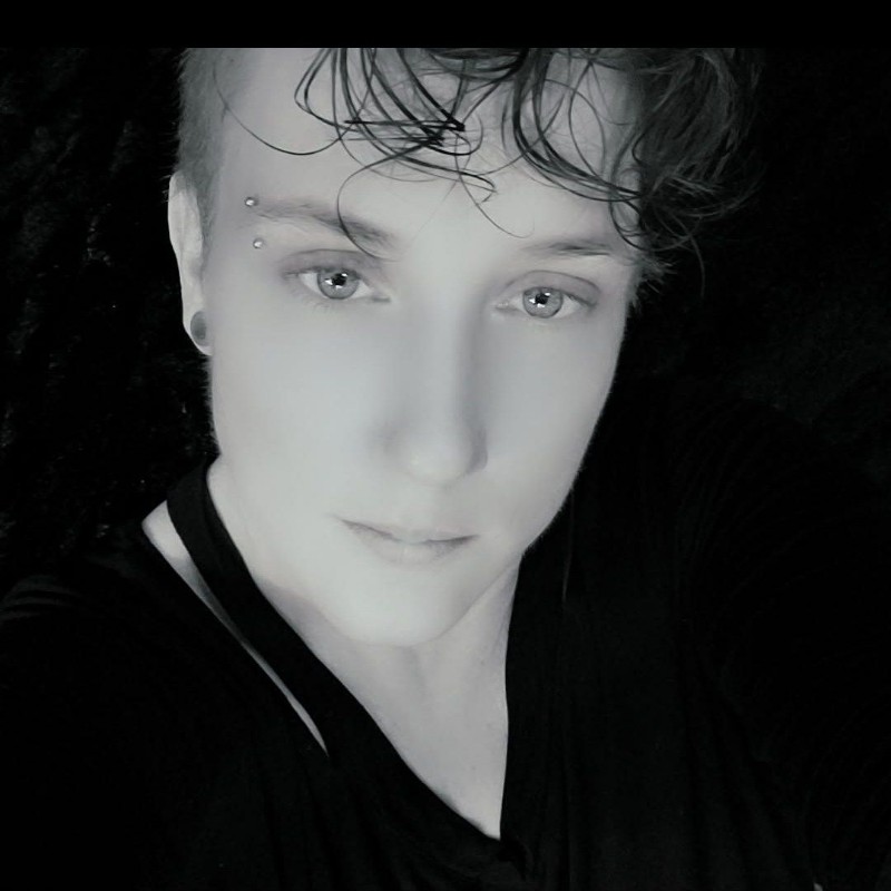 Jess(@batmanluvx) | เรื่องราว Snapchat ตลอดจน Spotlight และเลนส์