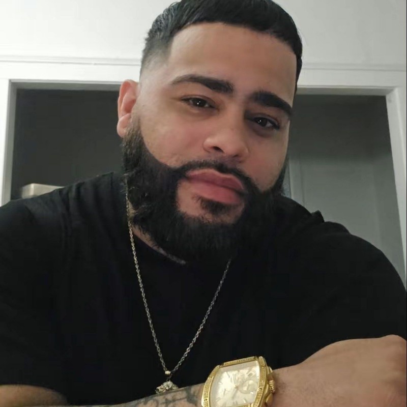 Smurf (@beardedsmurf) | Snapchat Stories, Spotlight & Lenses