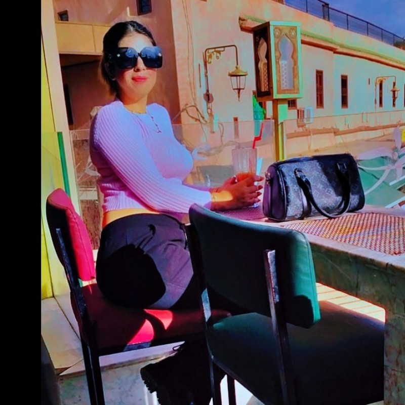 ☺️ Roza Queen 👑 (@beljamali7) | Snapchat Stories, Spotlight & Lenses