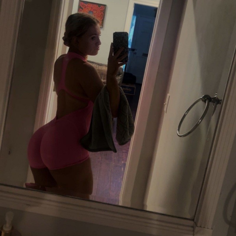 Bella G Bellababe1220 Snapchat Stories Spotlight And Lenses