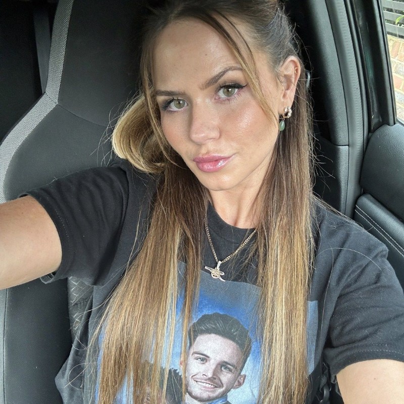 Arabella Mia (@bellamiauk) | Snapchat Stories, Spotlight & Lenses