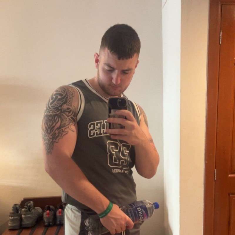 Ben (@ben.garwell) | Snapchat Stories, Spotlight & Lenses