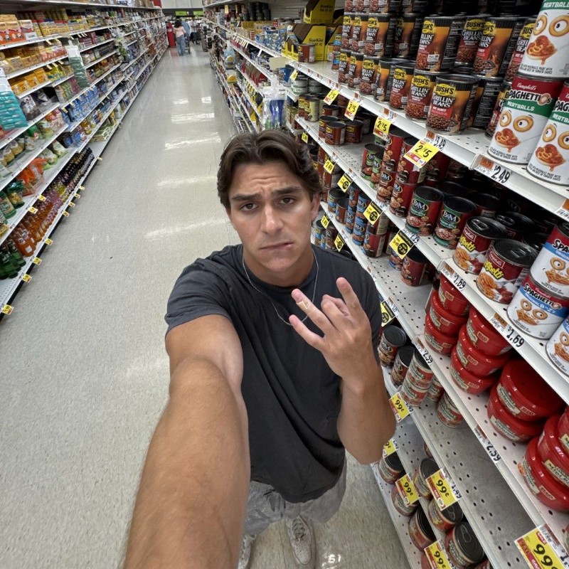 Ben (@ben_esherick) | Snapchat Stories, Spotlight & Lenses