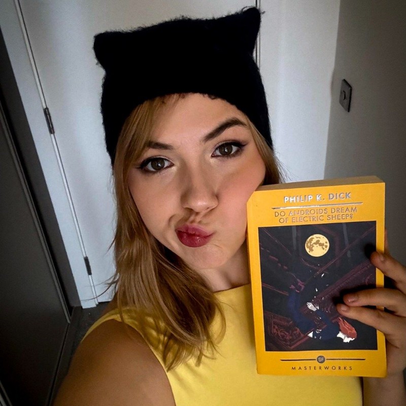 Beth Eleanor (@beth_elean0r) | Snapchat Stories, Spotlight & Lenses