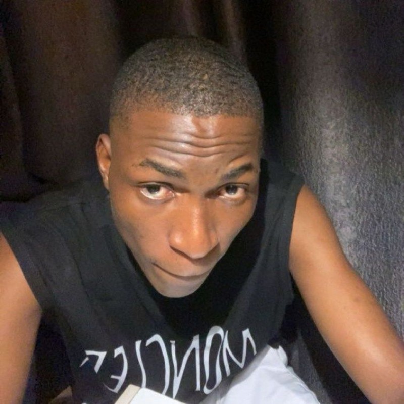 Ade~Deji (@bigbasitxx) | Snapchat Stories, Spotlight & Lenses