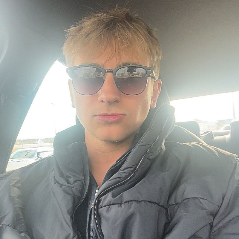 blake anderson (@blakey_banana) | Snapchat Stories, Spotlight & Lenses